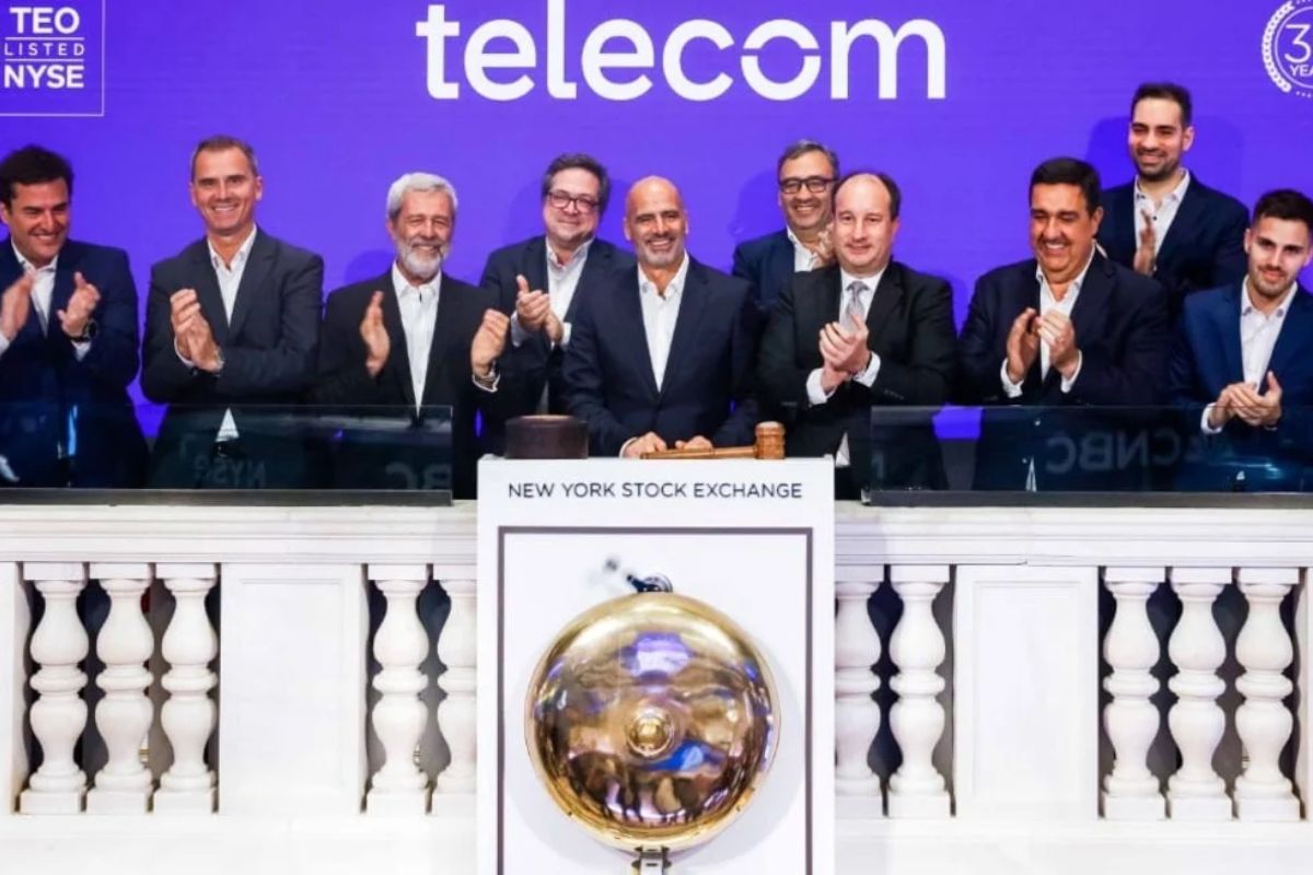 Telecom Argentina celebra el 30° aniversario de su cotización en la ...